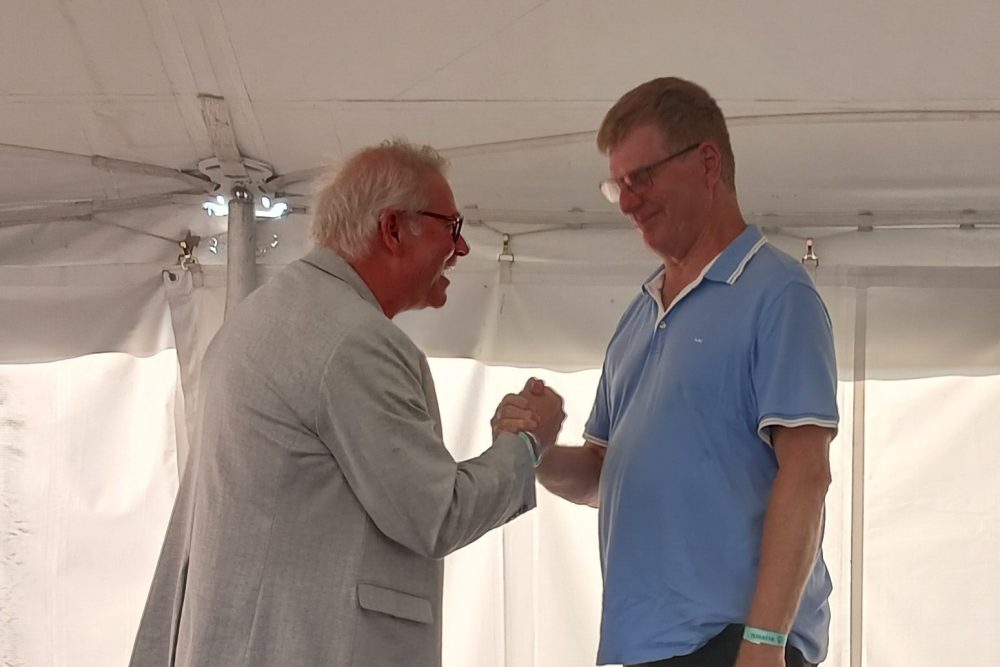 Roger Coudé reçoit la médaille du député Louis Lemieux - Le Richelieu